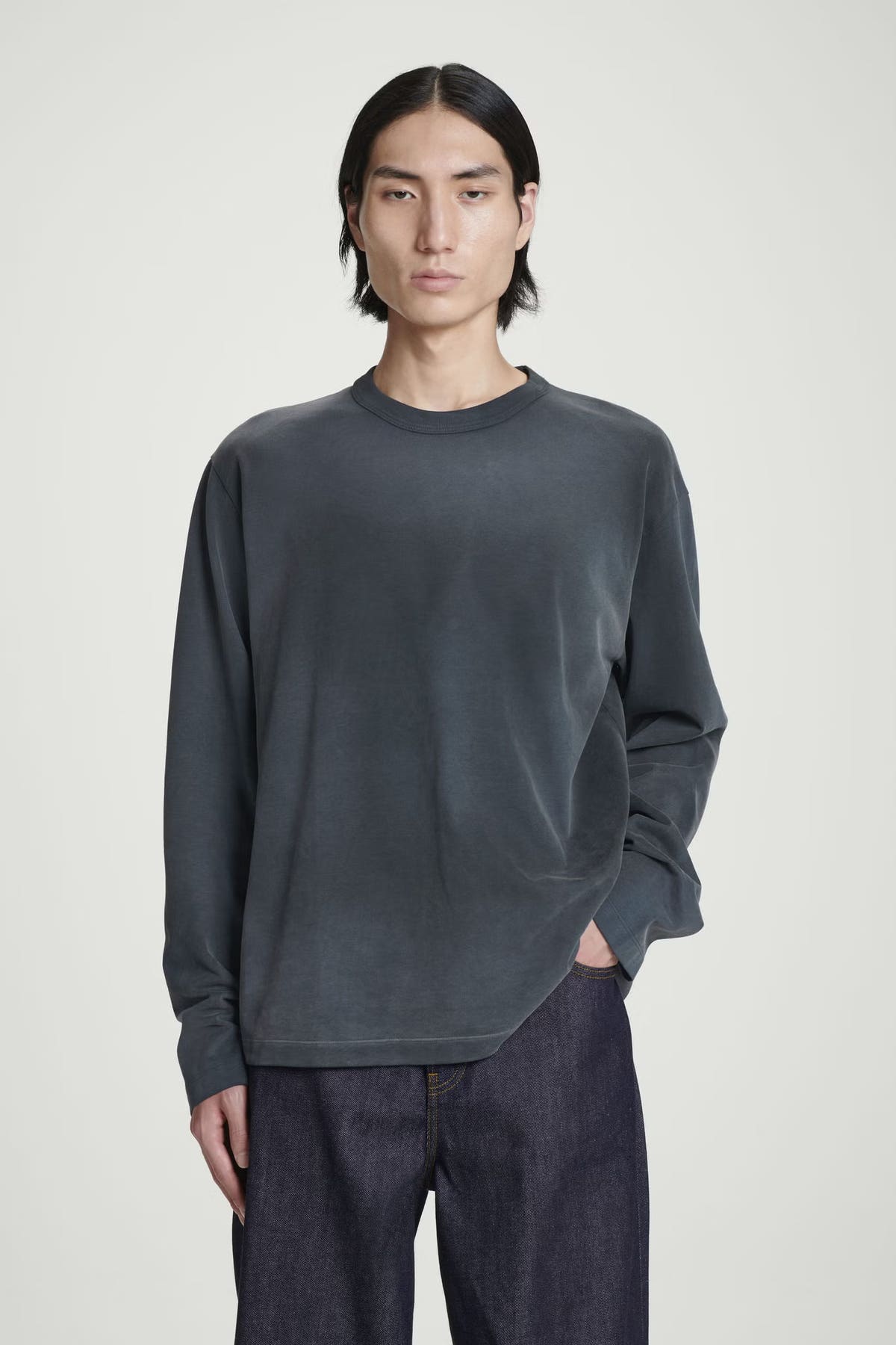 Boxy Heavyweight Long-sleeved T-shirt | COS Kuwait